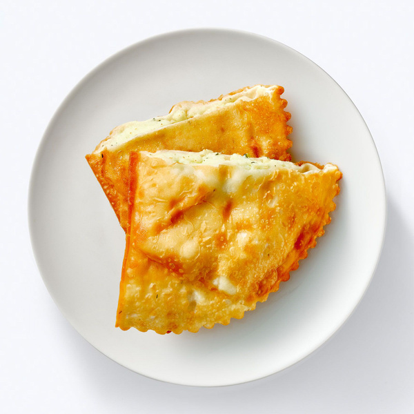 Чебурек с сыром, творогом и зеленью 110 г, Cook Chart Bakery купить на ...