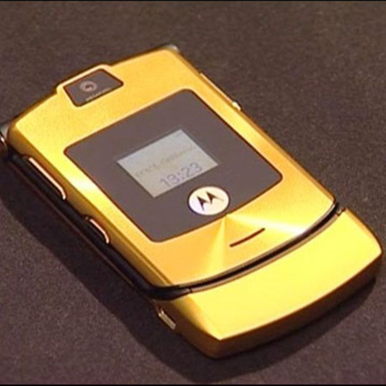 Мобильный телефон Motorola RAZR V3, золотой купить на OZON по низкой ...