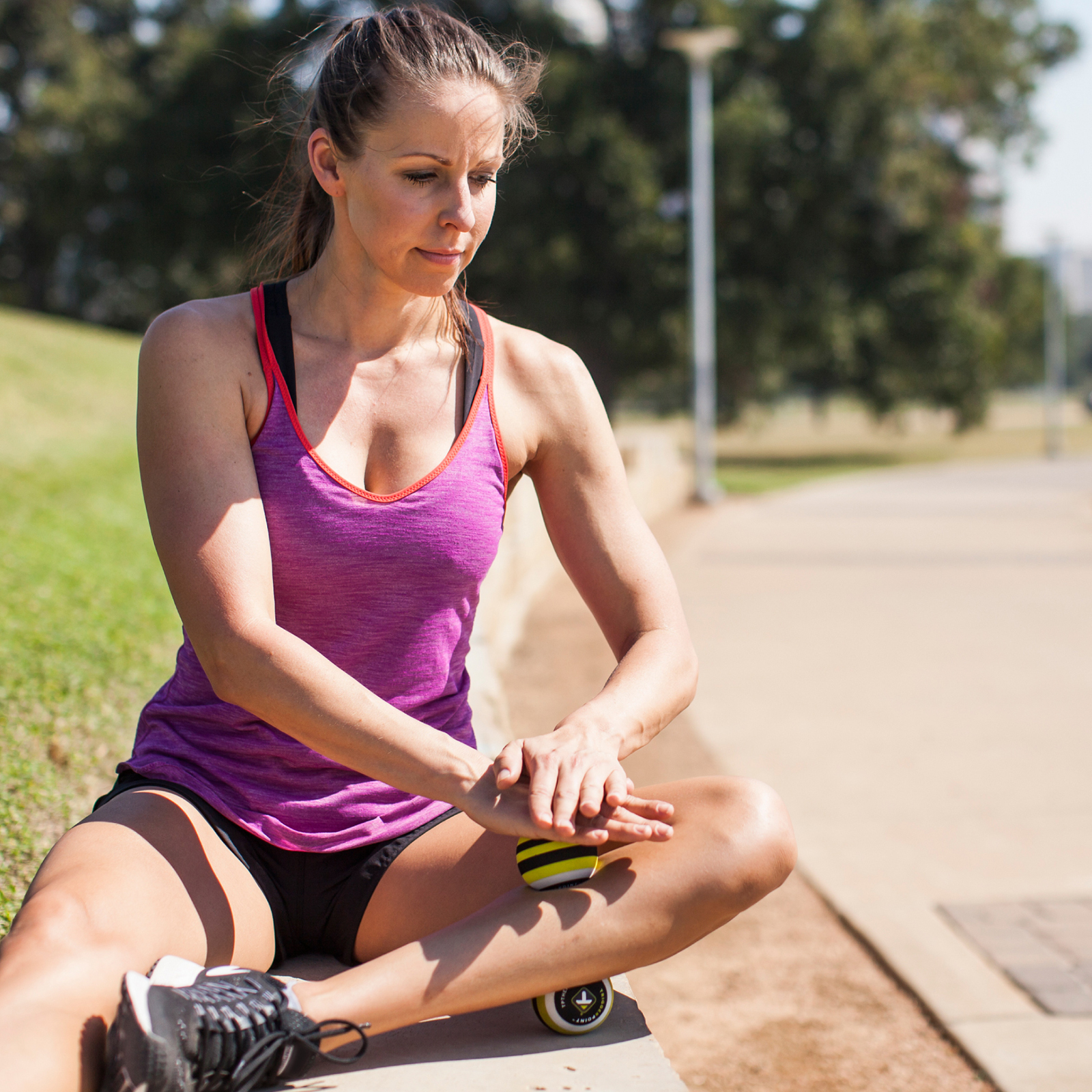 Массажный мяч Trigger Point MB1, 6.6 см купить по низкой цене с доставкой в интернет-магазине ...