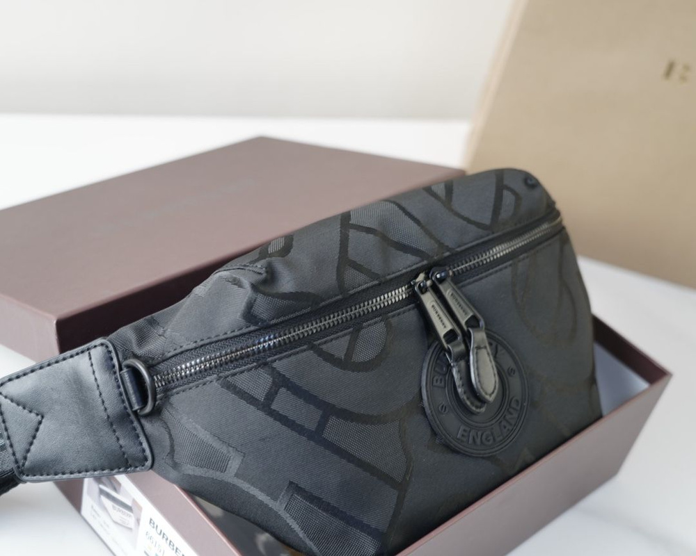 Burberry Сумка на пояс - купить с доставкой по выгодным ценам в ...