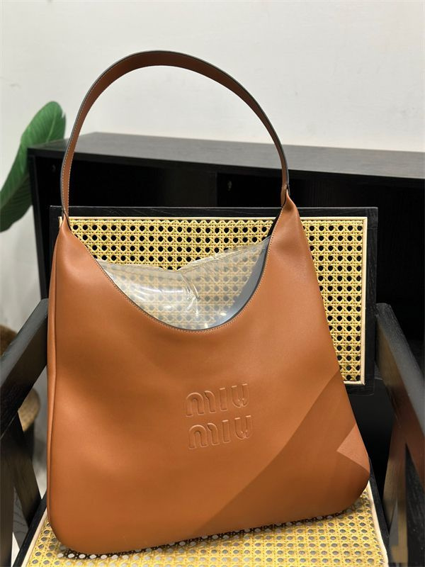 Сумка на плечо Miu Miu купить с доставкой по выгодным ценам в интернет магазине Ozon 1392411610