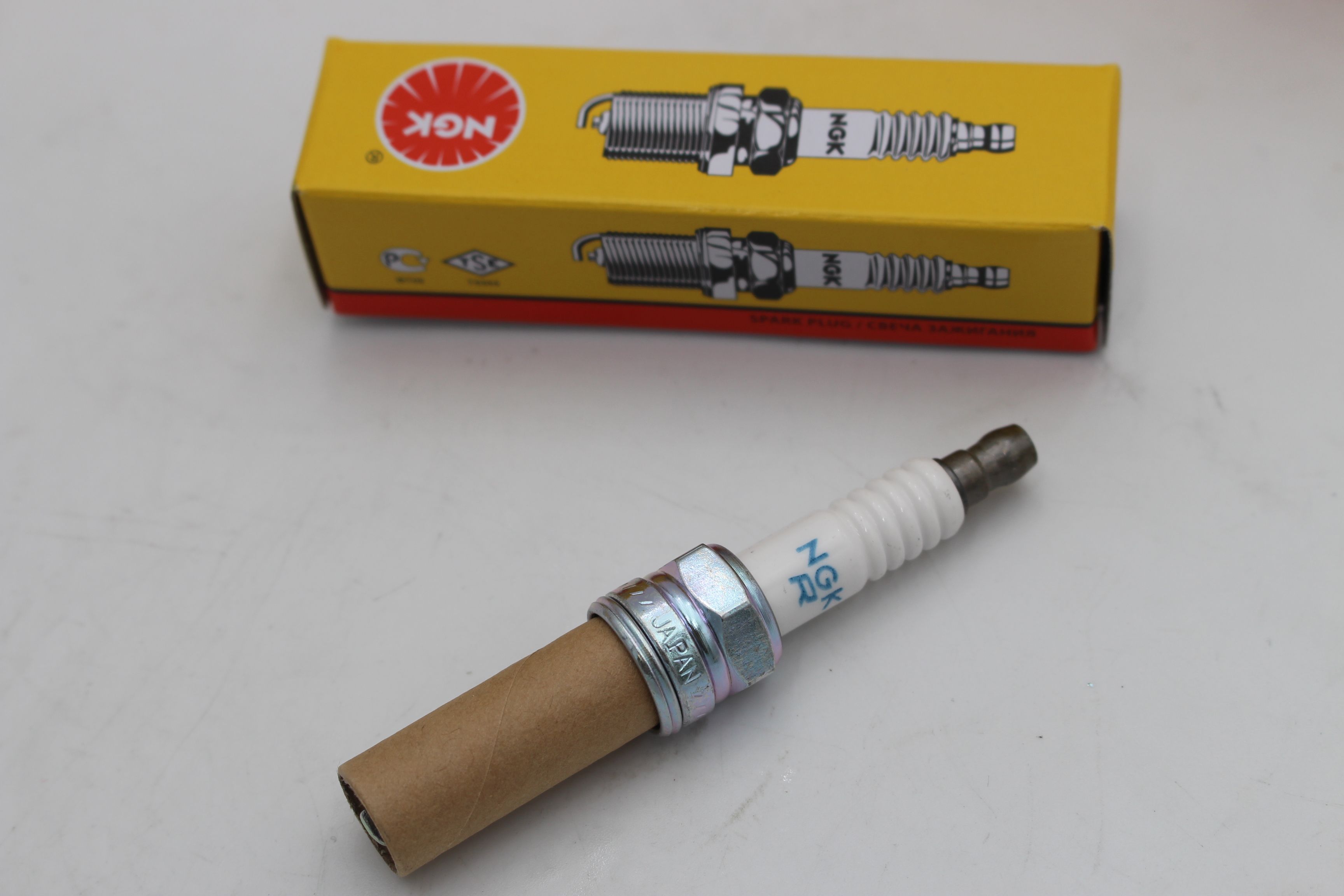Свеча зажигания NGK LZKR6B10E - купить по выгодным ценам в интернет ...