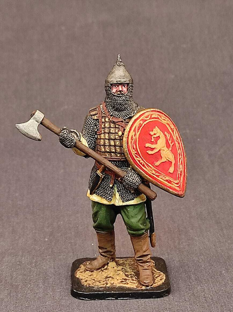 Солдатик оловянный окрашенный Русский воин с топором, XIV век. Масштаб ...