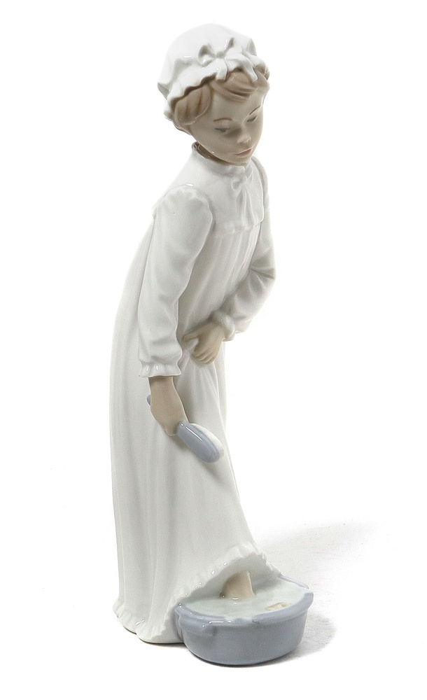 Фарфоровая фигура Моет ножки в тазу Испания фабрика Nao Испания Nao By Lladro купить по