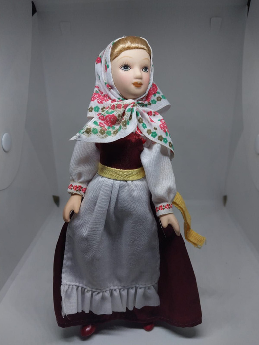 Кукла фарфоровая в народном костюме народов мира. Вологодская губерния ...