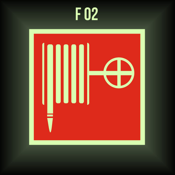 Фотолюминесцентные наклейки пожарной безопасности F02 Пожарный кран 250х250мм 3 штуки