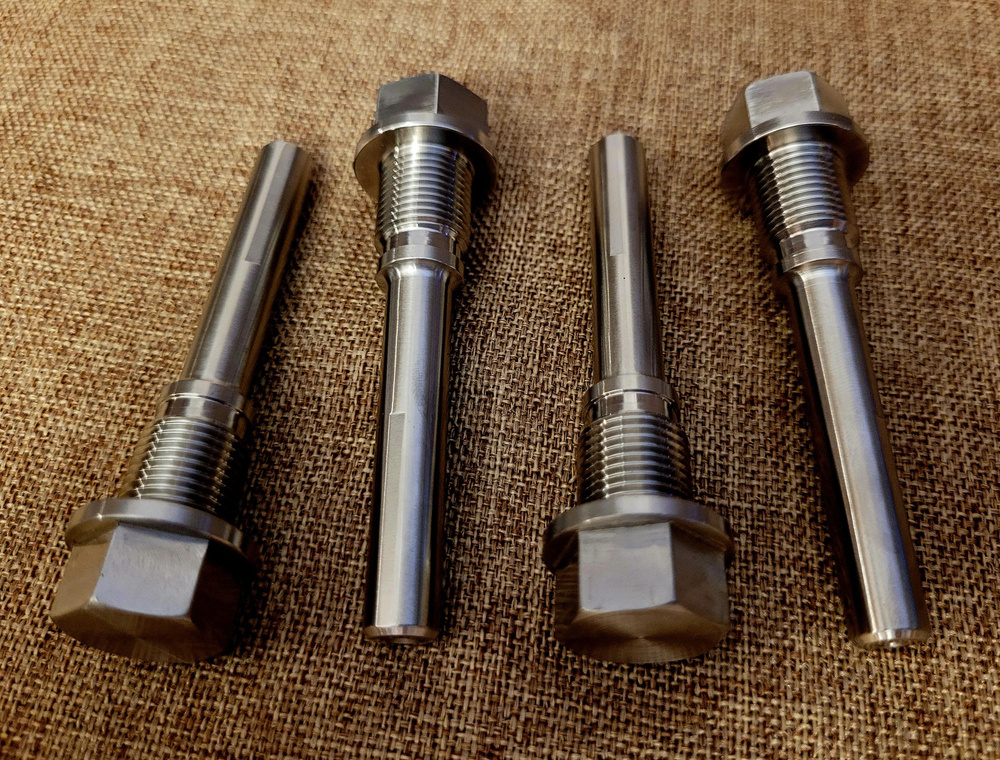 Комплект направляющих суппорта задняя ось нержавейка Тойота 90/95/120 ...