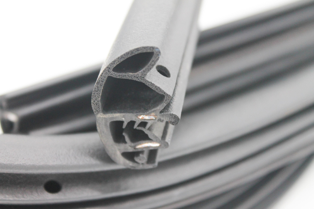 Уплотнитель проема двери для а/м RENAULT LOGAN, DUSTER; LADA LARGUS L-3 ...