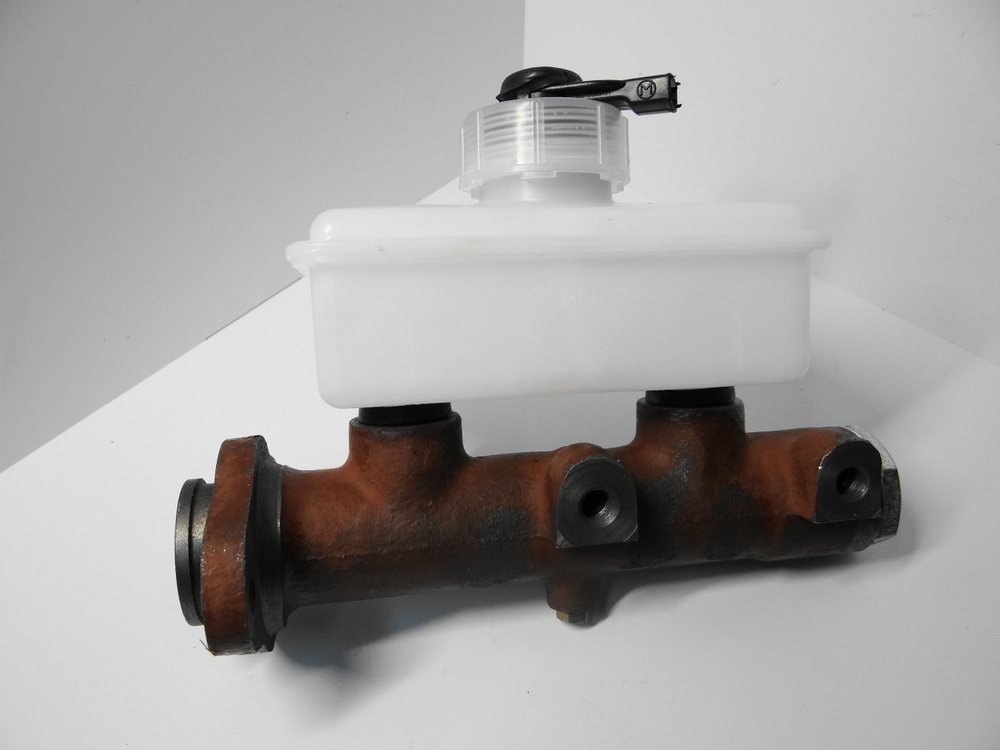 Цилиндр главный гидравлических тормозов 3160 Н/О с датчиком, - арт ...