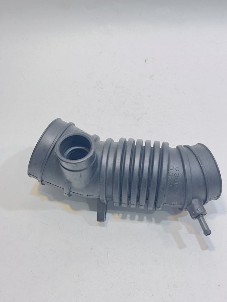 Патрубок воздушного фильтра Mitsubishi Pajero Sport 6G72 MR266308 ...