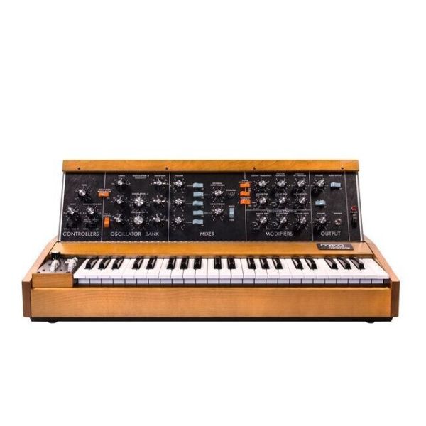 Синтезатор Moog Minimoog Model D купить на OZON по низкой цене (835909496)