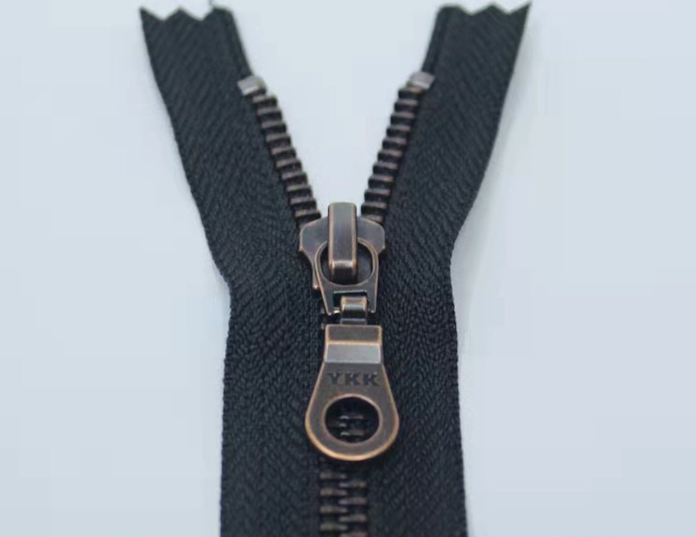 Застежка-молния неразъемная, черная. Красная бронза. YKK. Тип 5. Длина 80 см. 1 бегунок - купить ...