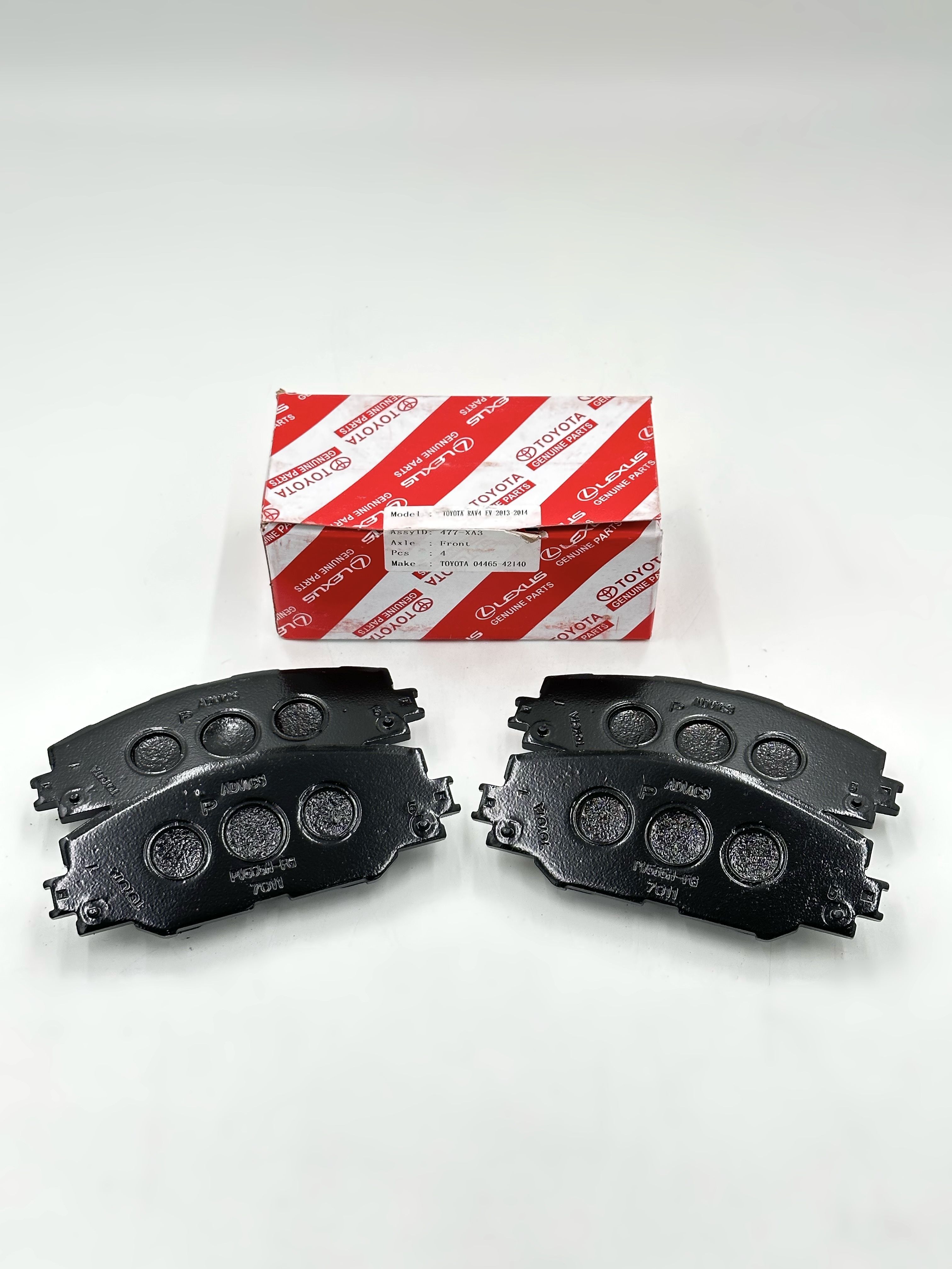Колодки тормозные передние (дисковые) Toyota 04465-42140 (Auris, Prius ...