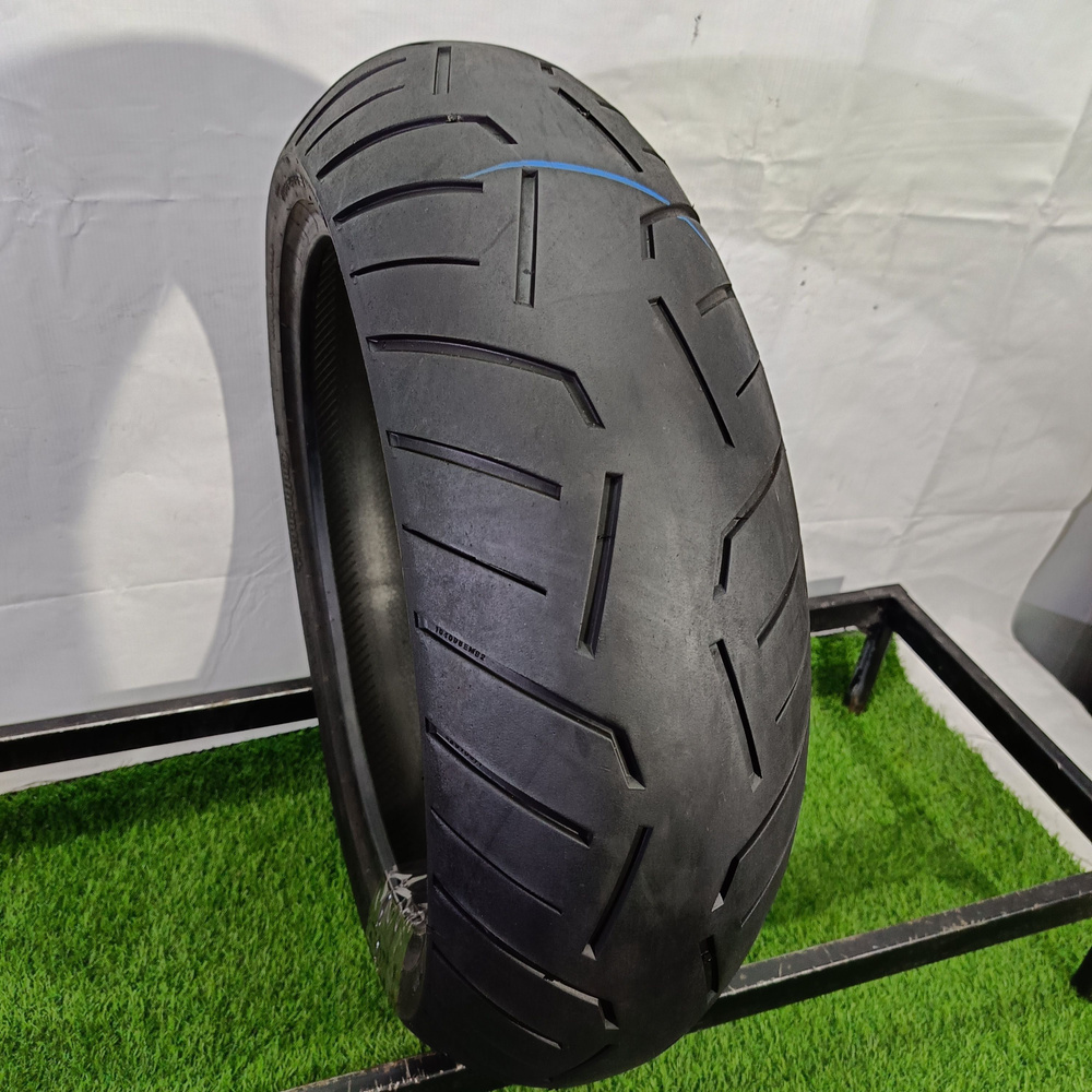 Мотошины Continental 190/55 R17 75 W - купить с доставкой по выгодным ...