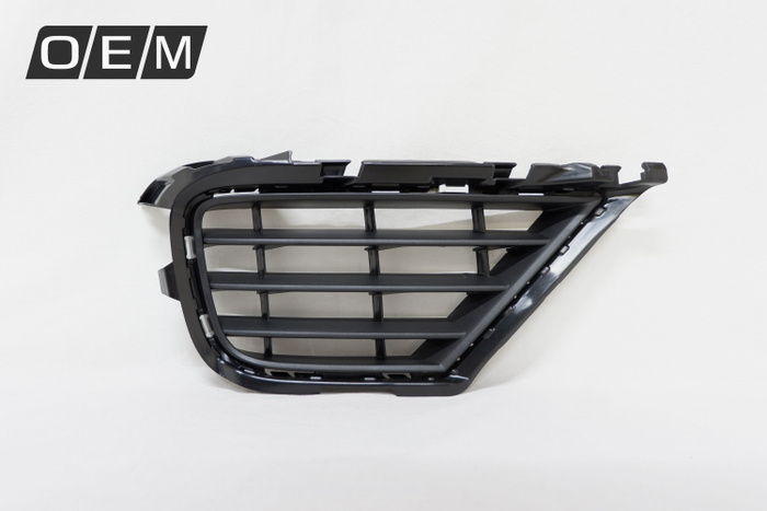 Решетка в бампер нижняя правая для Volkswagen Touareg 2 7P6853666B ...