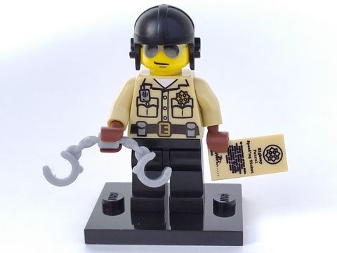 Минифигурка LEGO 8684 Traffic Cop col02-6 - купить с доставкой по ...