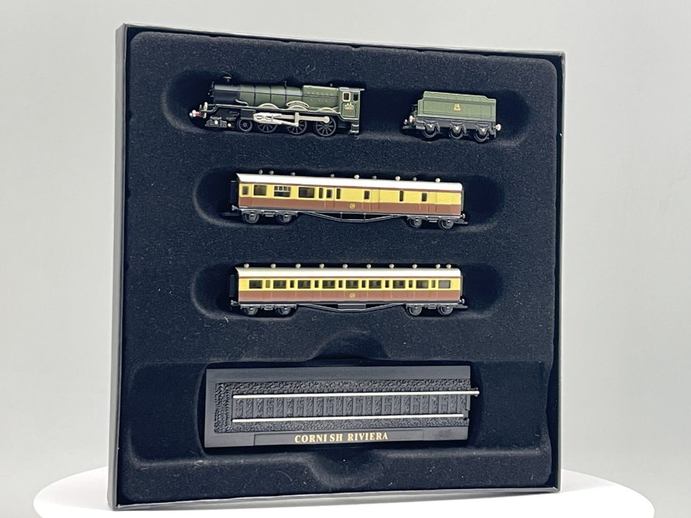 Модель коллекционная локомотив и два вагона Cornish Riviera Express ...