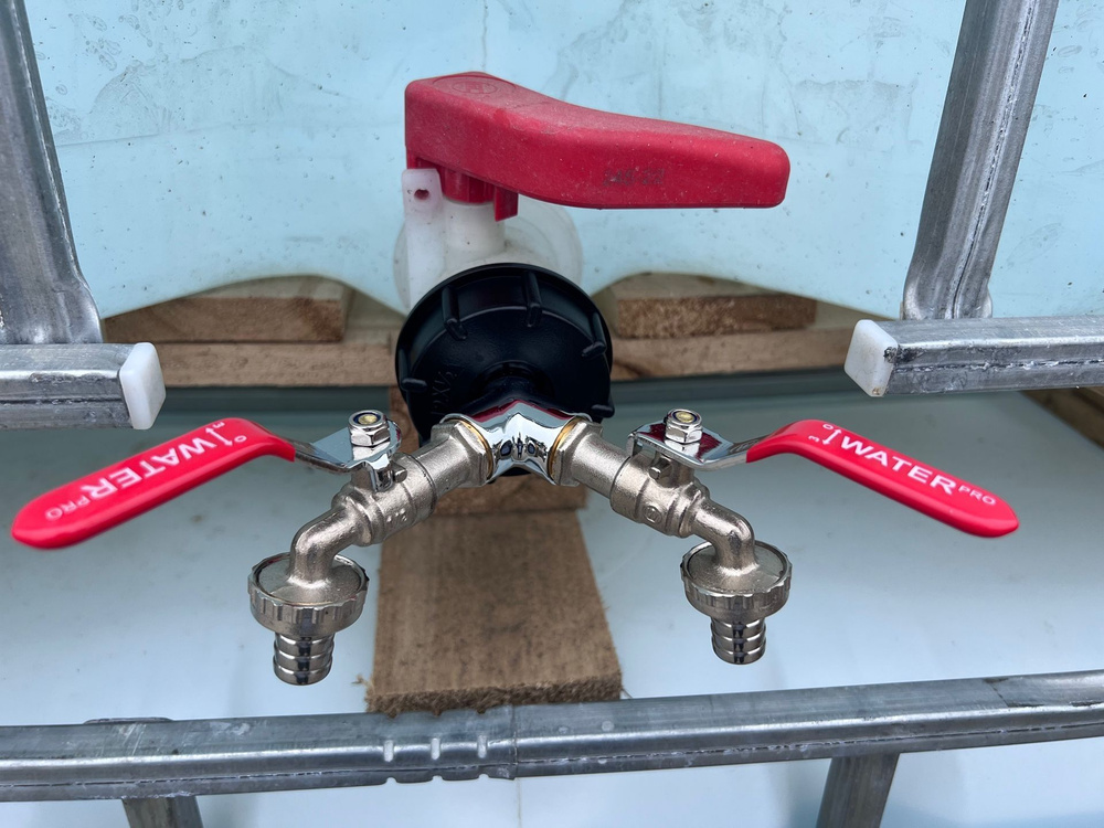 Переходник на Еврокуб с кранами 1/2 - 2шт на кран 62мм с крупной ...