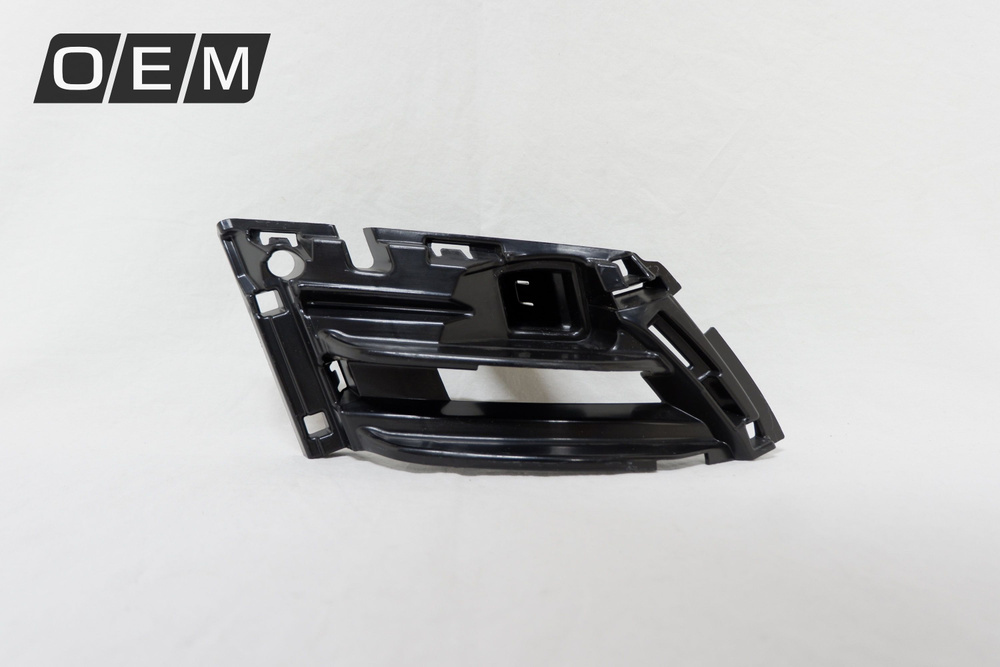 Кронштейн решетки переднего бампера левый для Skoda Octavia 3 A7 ...