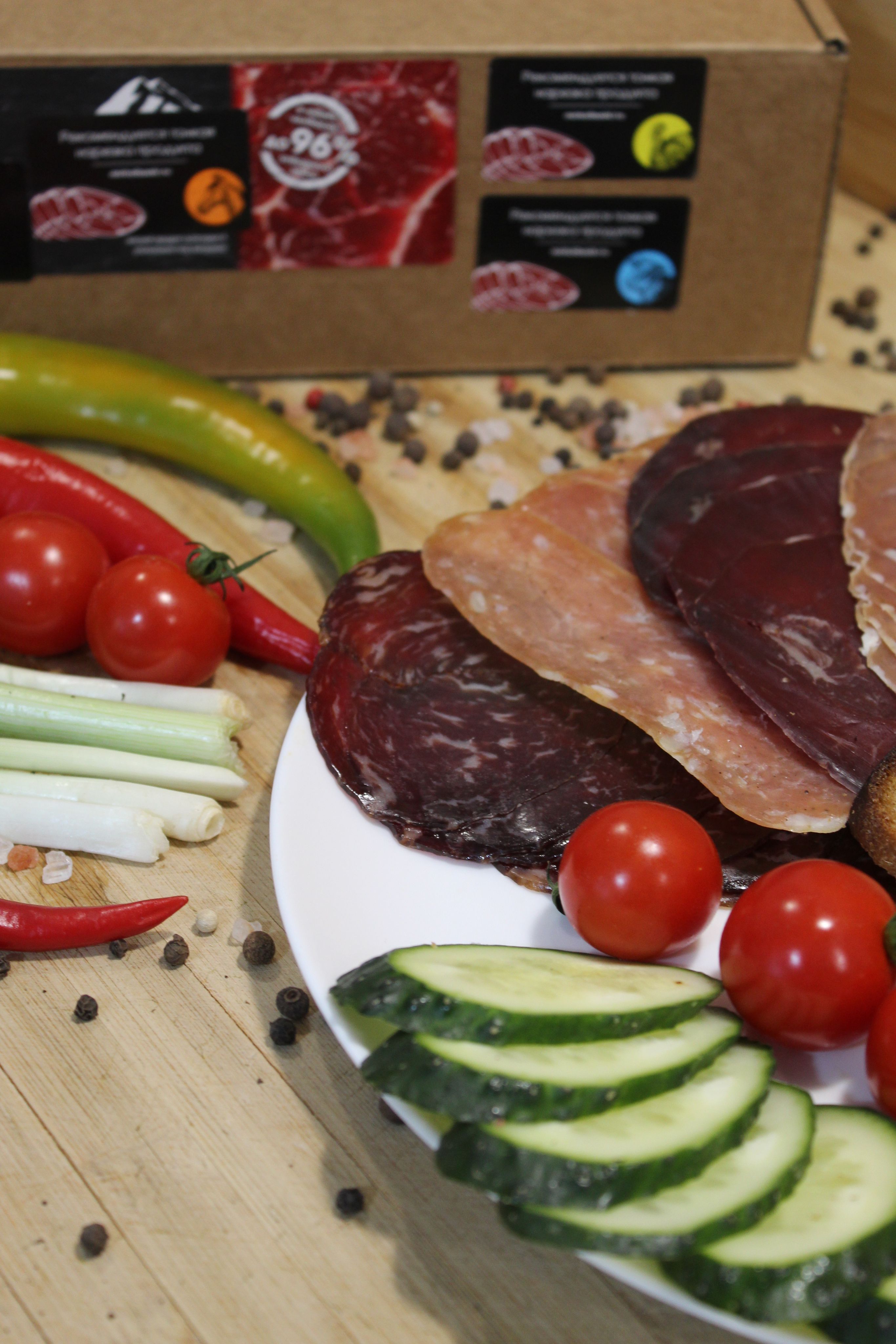 Набор вяленого мяса из конины, индейки и говядины, нарезка, 5*100 гр ...