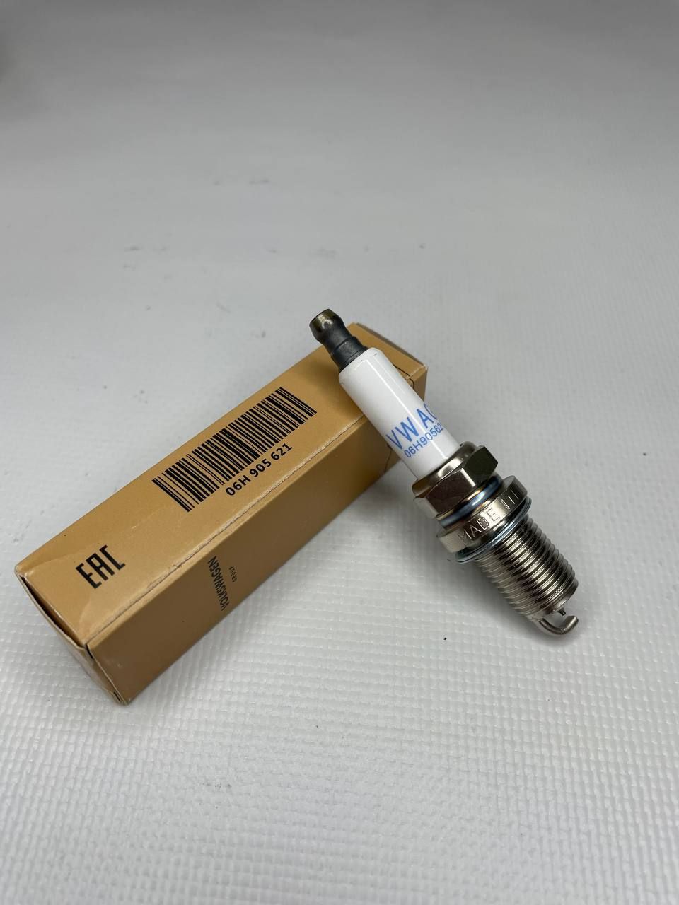 Комплект свечей зажигания VAG (VW/Audi/Skoda/Seat) 06H905621 - купить ...