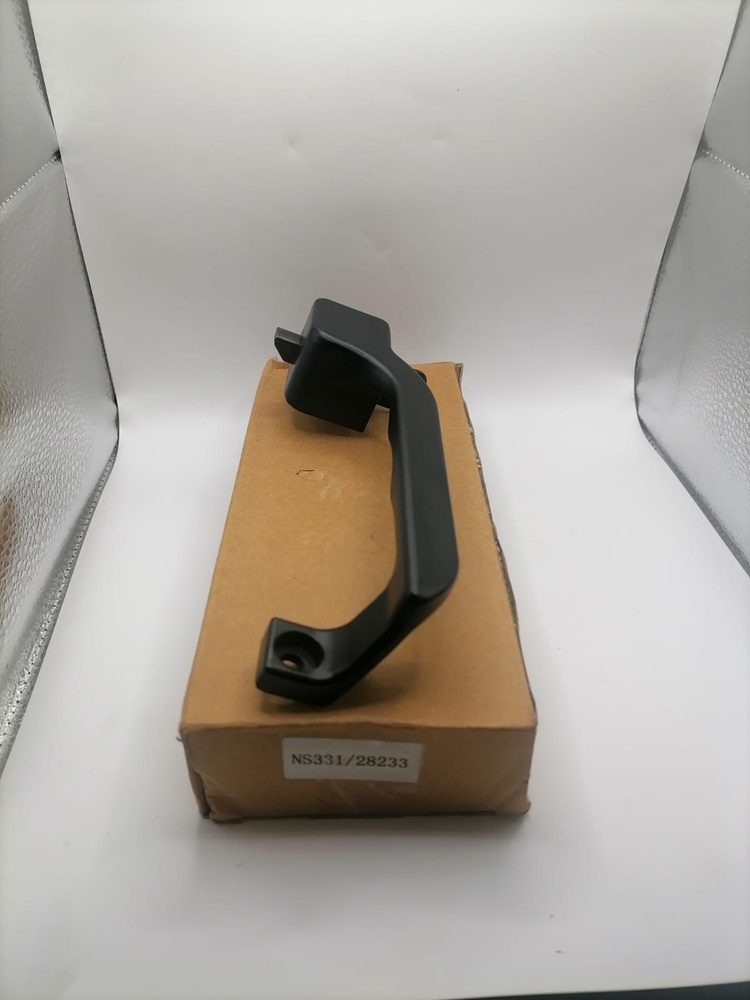 Ручка заднего стекла левая 331/28233 - JCB арт. 331/28233 - купить по ...