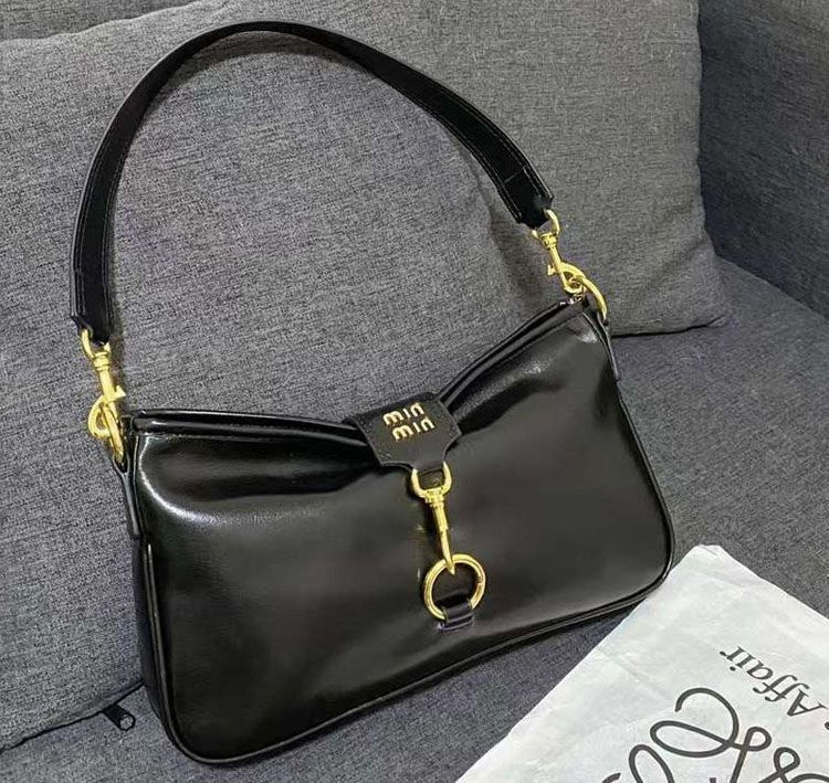 Miu Miu Сумка на плечо купить с доставкой по выгодным ценам в