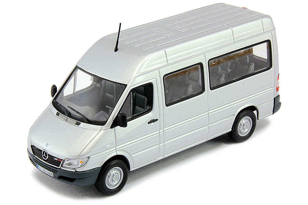 Модель коллекционная Mercedes sprinter classic bus silver купить на ...