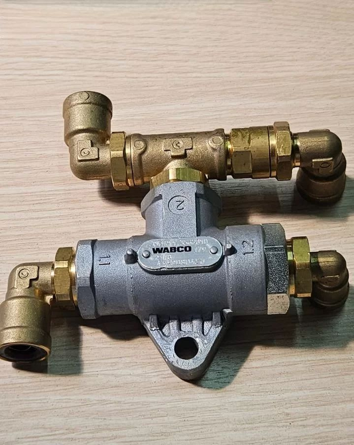 Клапан перепускной тормозной двухмагистральный ПАЗ Вектор, Газон Next ...