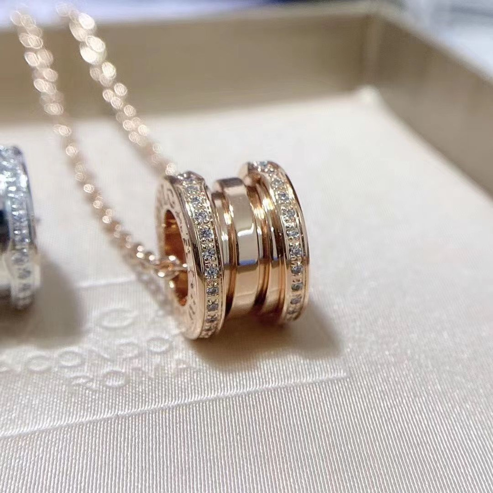Bvlgari Колье На шнурке - купить с доставкой по выгодным ценам в ...