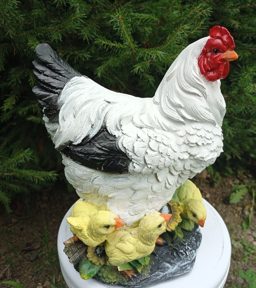 Курица белая с цыплятами на подсолнухе 25*20*16 см. Садовая фигурка из ...