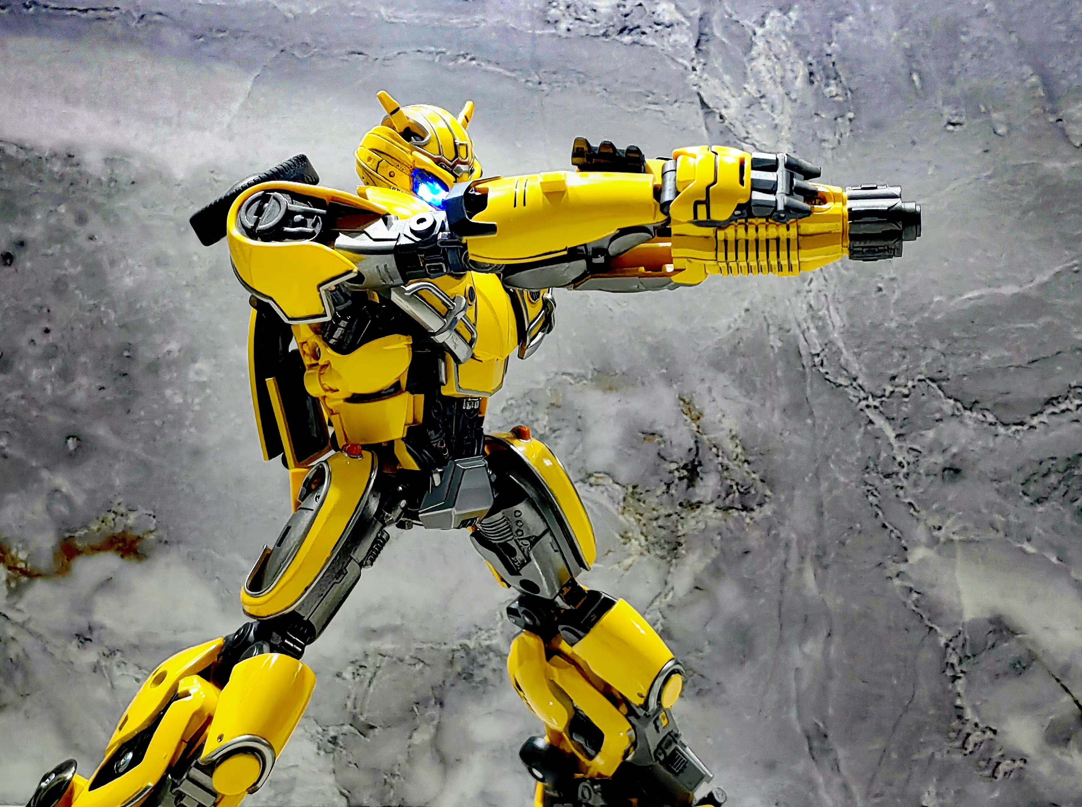 Трансформер KIBVE Бамблби 21см Bumblebee Фольксваген Жук Коллекционная ...