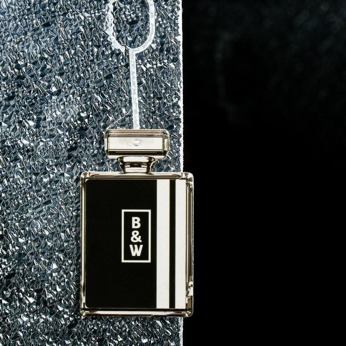 SAPFIRE Professional, Ароматизатор Sapfire картонный подвесной Black ...