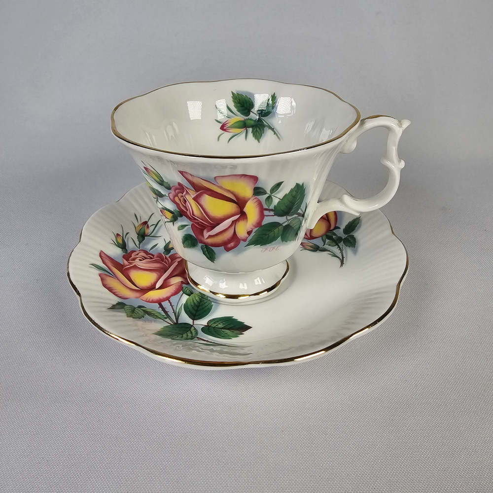 Чайная пара Royal albert. Костяной фарфор. Англия. Клеймо 60-е 70-е гг ...