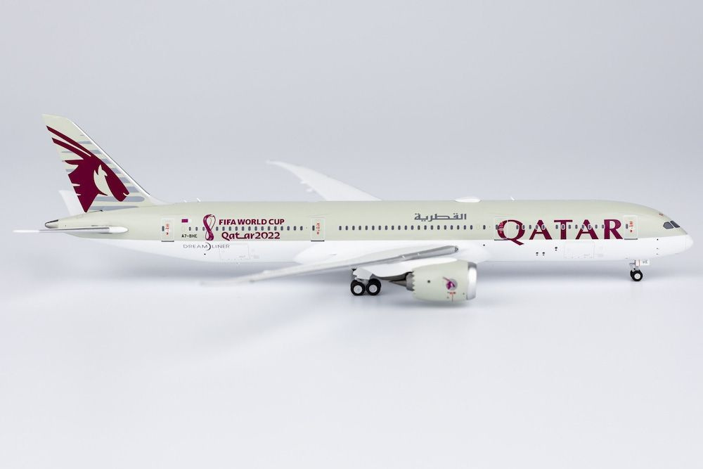 Готовая модель самолета Boeing 787-9 "FIFA World Cup 2022" Qatar ...