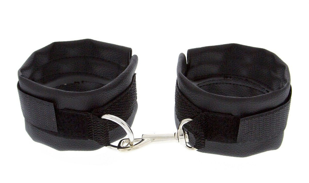 Чёрные полиуретановые наручники с карабином Beginners Wrist Restraints ...