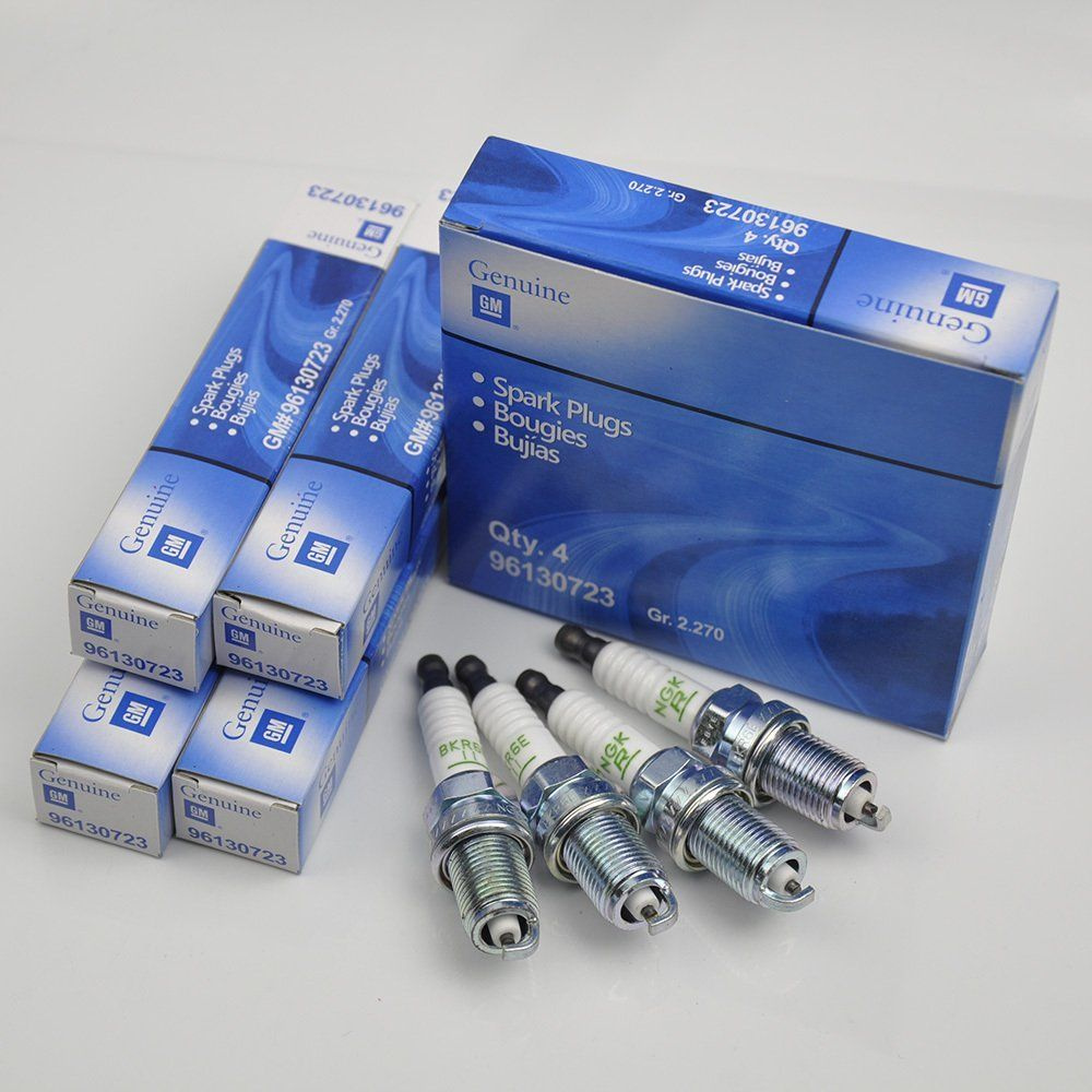 Комплект свечей зажигания GM Genuine Parts CHEVROLET-96130723 - купить ...