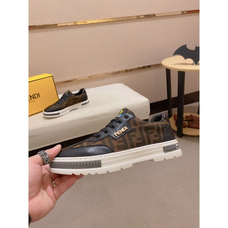 Кроссовки Fendi - купить с доставкой по выгодным ценам в интернет ...