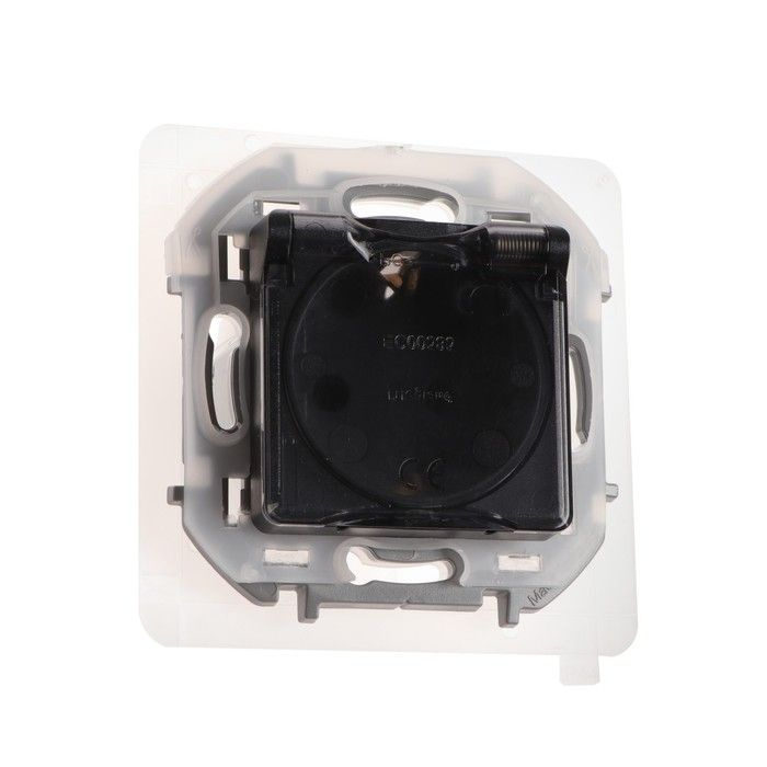 Розетка Legrand INSPIRIA, 2К+З, IP 44, с откидной крышкой и шторками ...