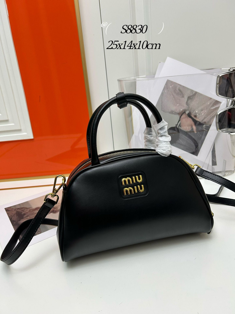 Сумка на плечо планшет Miu Miu Сумка кондуктора планшет Miu Miu купить с доставкой по выгодным