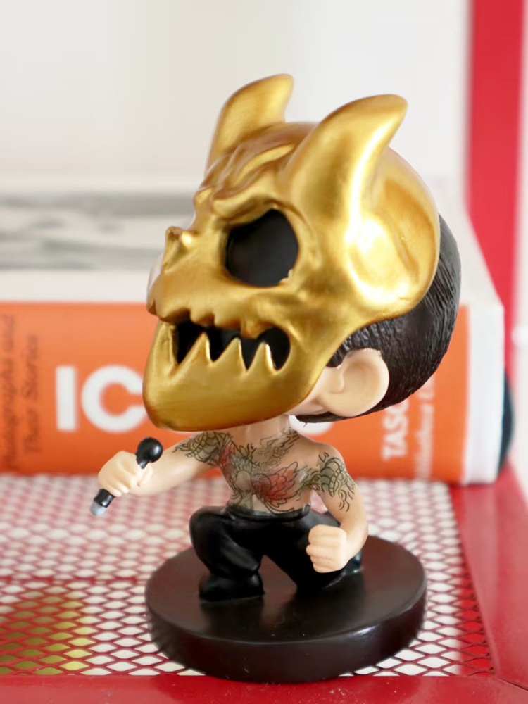 Фигурка Slaughter to Prevail с маской для украшения автомобиля / Alex ...