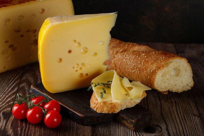 Сыр Маасдам Ferma 1 кг - купить с доставкой по выгодным ценам в ...