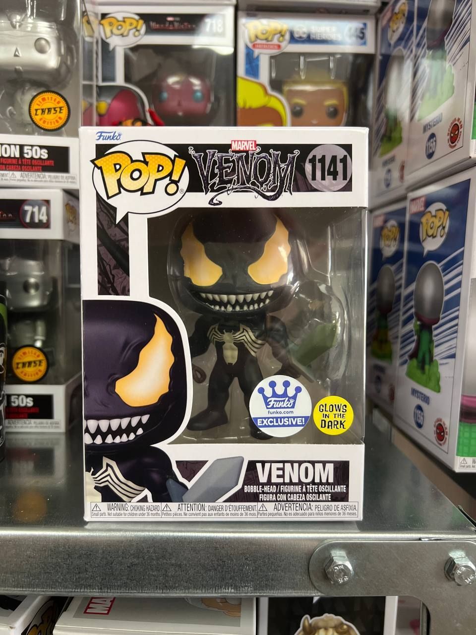 Фигурка Funko Pop! Venom with Mjolnir and Sword King in Black GitD ...