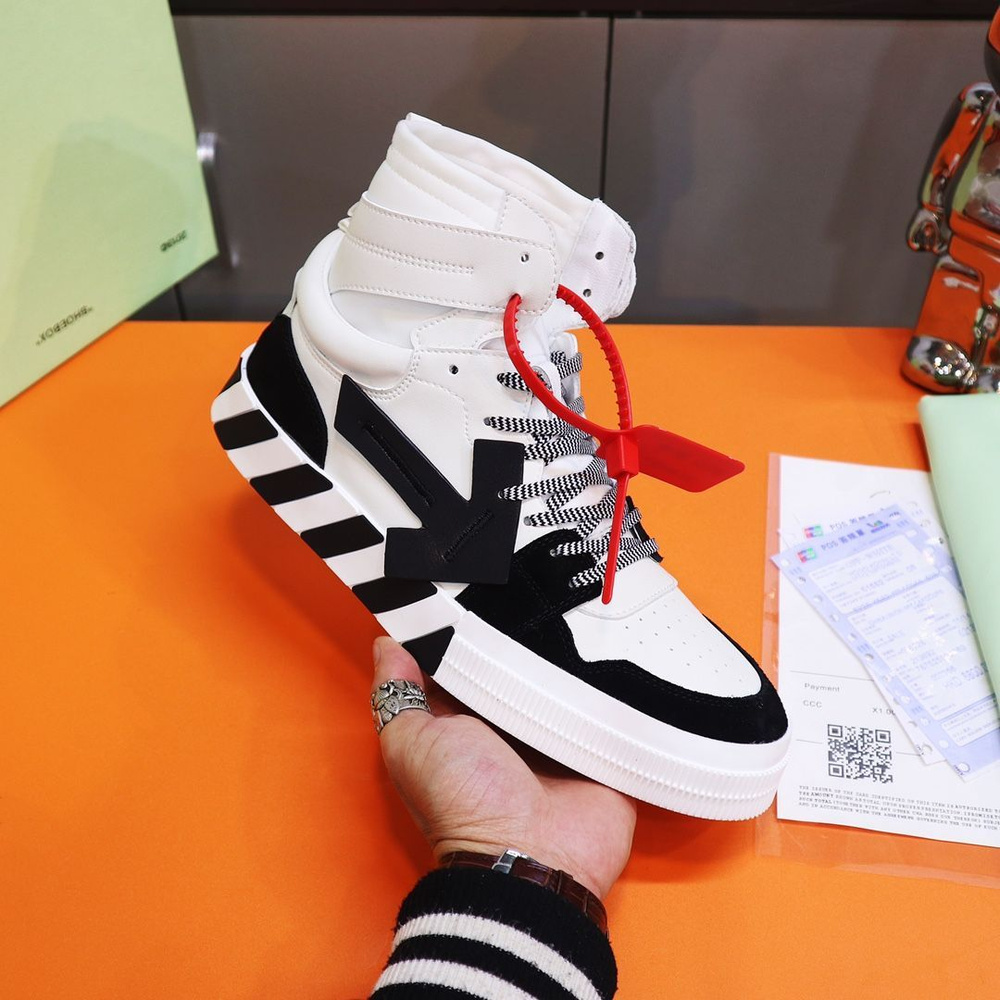 Кроссовки Off-White - купить с доставкой по выгодным ценам в интернет ...