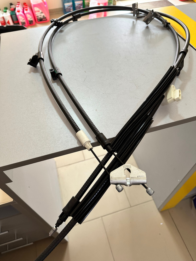 Трос ручного тормоза Форд Фокус 3 - Ford арт. 2074151 - купить по ...