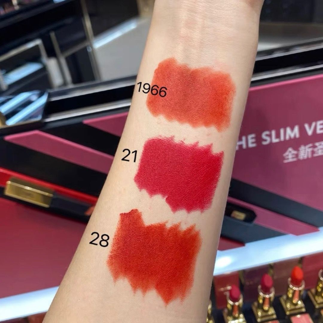 YSL Yves Saint Laurent Saint Laurent помада 28 - купить с доставкой по ...