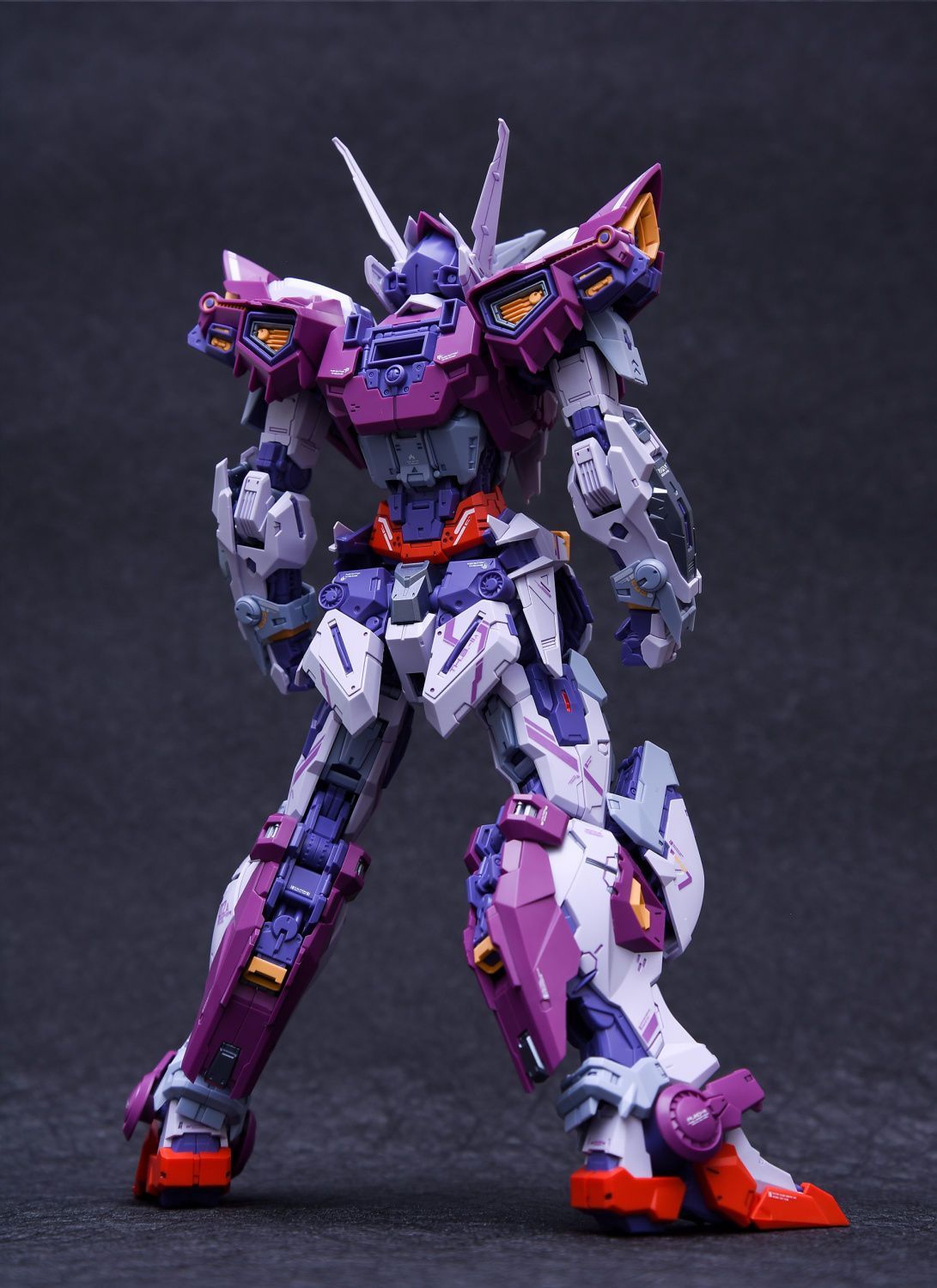 Собранная модель Infinite Nova Infinite Dimension-Thunder 1/100 ...