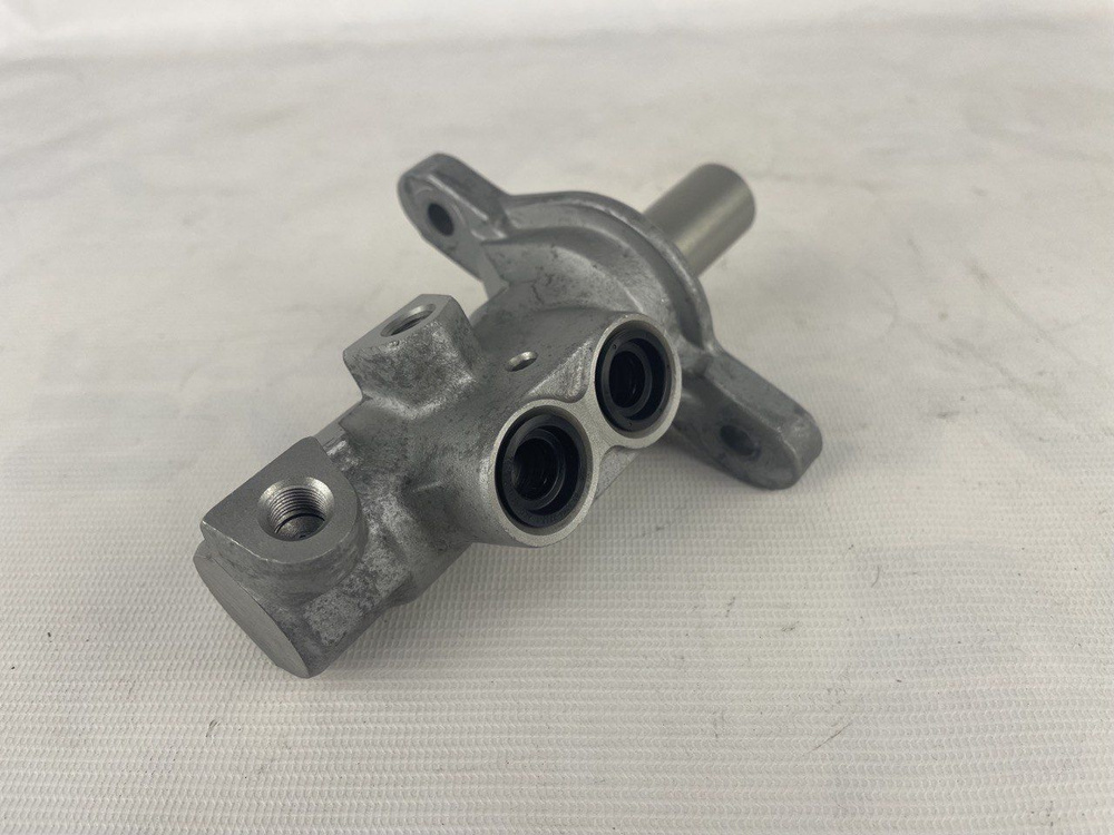 Цилиндр тормозной главный Renault Duster - арт. 460117430R - купить по ...