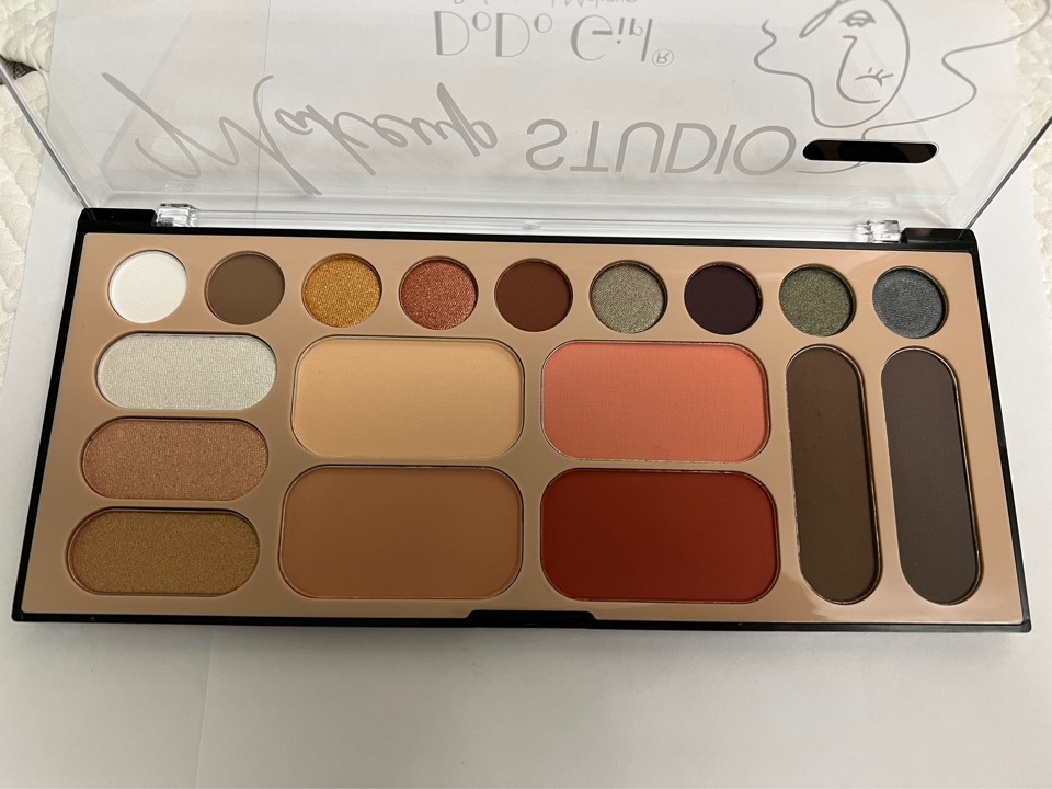 Dodo Girl Палетка теней и румяна MakeUp Studio - купить с доставкой по ...