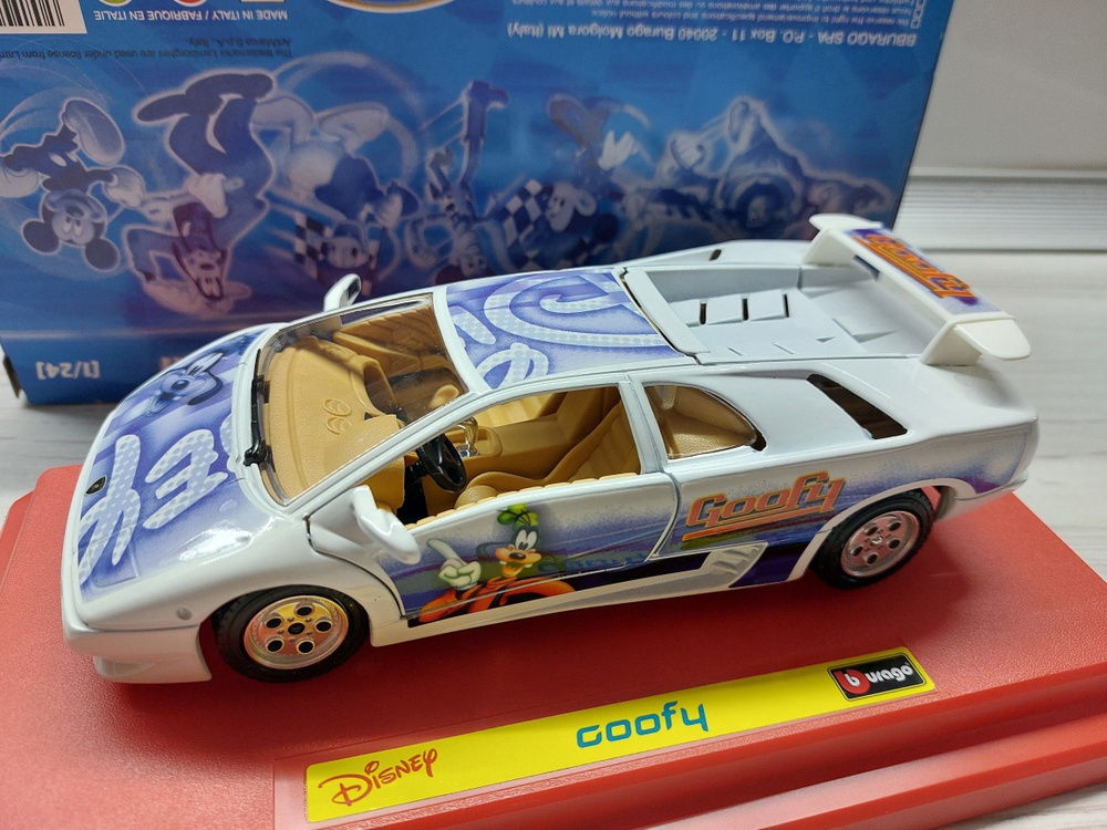 Lamborghini Diablo Goofy 1:24 коллекционная металлическая машинка ...